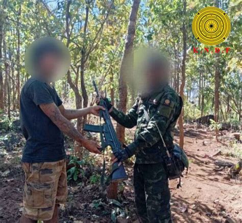 လွိုင်ကော်မြို့၊ ခလရ ၂၆၁ တပ်ရင်းမှ စစ်မှုထမ်းအဖြစ် စုဆောင်းခံရသူ တပ်သား ၁ ဦး လက်နက်ခဲယမ်းများ