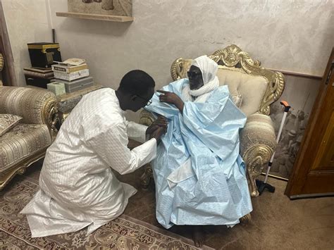 Touba Le Candidat Amadou Ba Reçu Par Serigne Mountakha Mbacké