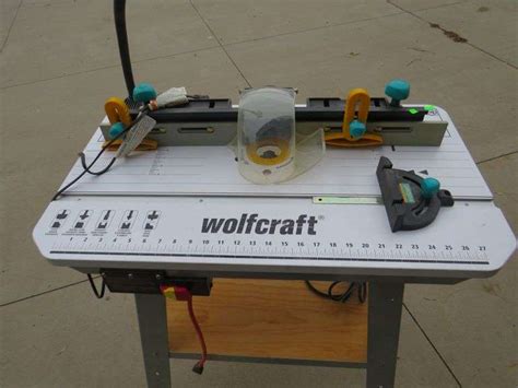 Wolfcraft Router Table With A Craftsman Plunge Router Aaa Auction And