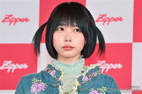 画像32 44 あの、美脚際立つユニフォーム姿公開「スタイル抜群」「可愛い」と反響 モデルプレス