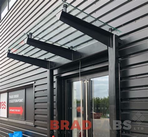 Free Standing Black Metal Canopy With Glass