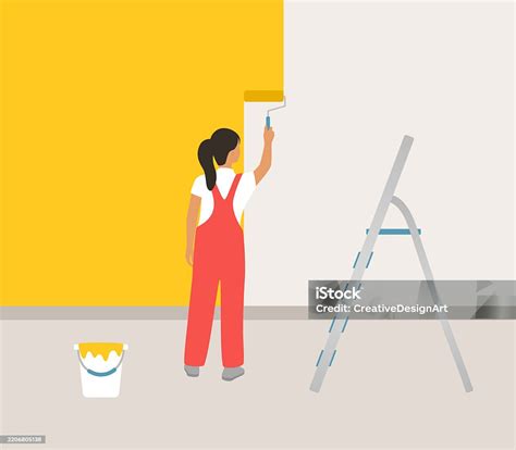 페인트 롤러로 벽을 노란색으로 칠하는 여자의 뒷모습 사다리와 페인트 통이 있는 빈 방 Diy에 대한 스톡 벡터 아트 및 기타 이미지 Diy 가정의 방 개선 Istock