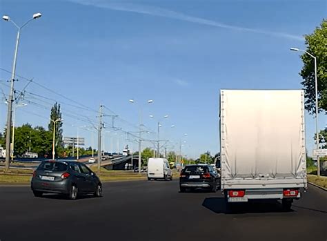 Fakty OSK 09 11 2022 Gigantyczny spadek liczby sprowadzanych aut Szkoła Jazdy Sklep i