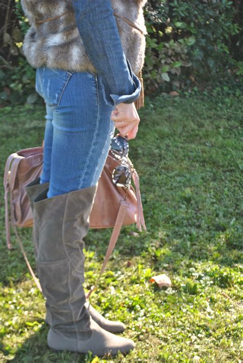 Color Block By Felym Autumnal Outfit Denim Cuissardes And Faux Fur Vest