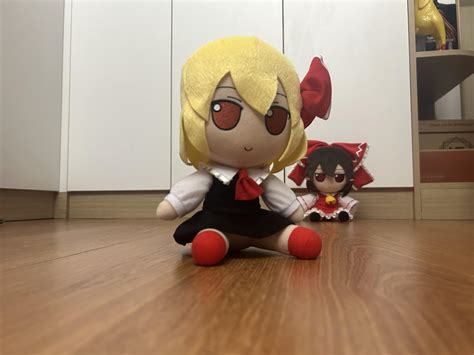 Its Just An Image Of A Small Reimu And A Big Rumia Why Are You Crying