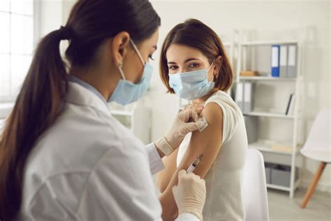 Vaccini Anti Covid Nelle Donne Reazione Più Decisa Focusit