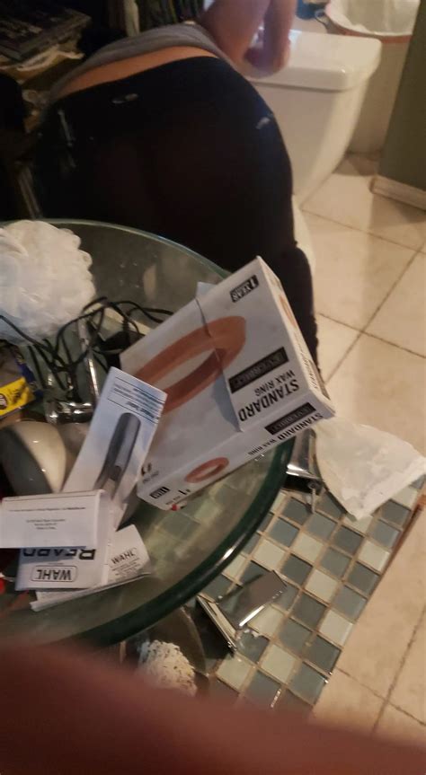 Mom Bending Over Scrolller