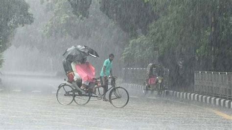 Incessant Rain Disrupts Normal Life In Dhaka Views Bangladesh