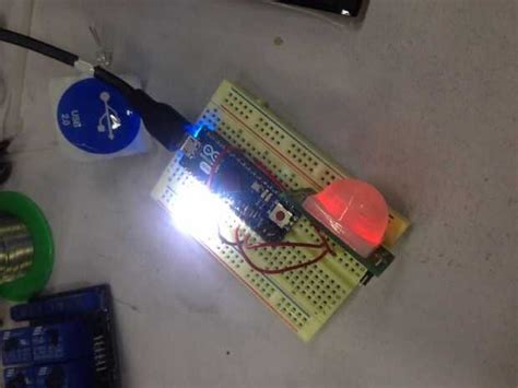 ¿luz Led Del Control De Sensor De Movimiento Arduino