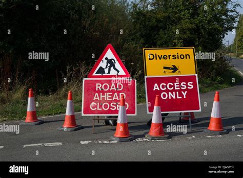 Diversion And Road Closed Traffic Warning Signs Stock Photo Alamy