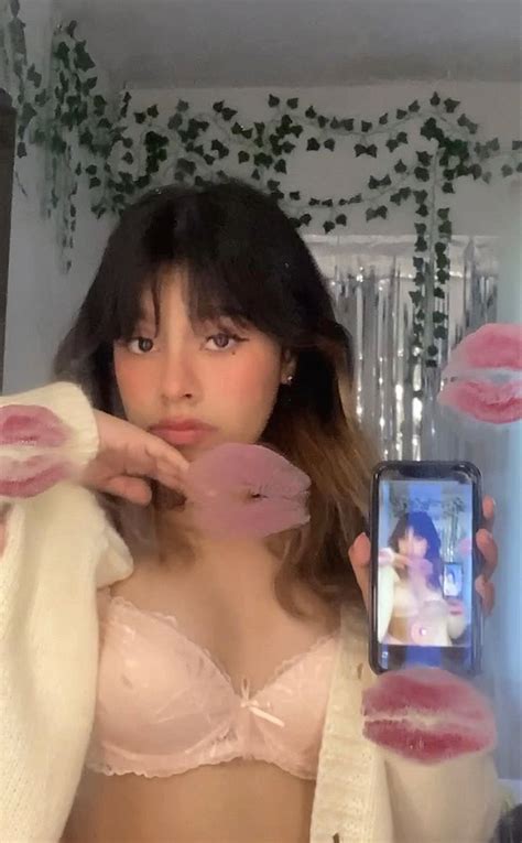 Pin by Manzoleonmarlene on Guardado rápido Pretty Poses Inspo
