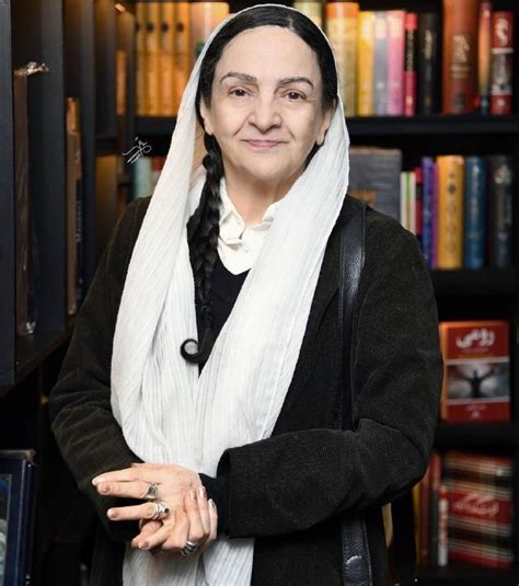 تصاویر مراسم سالگرد بیتا فرهی و رونمایی از کتاب زندگینامه‌ی او روزنو