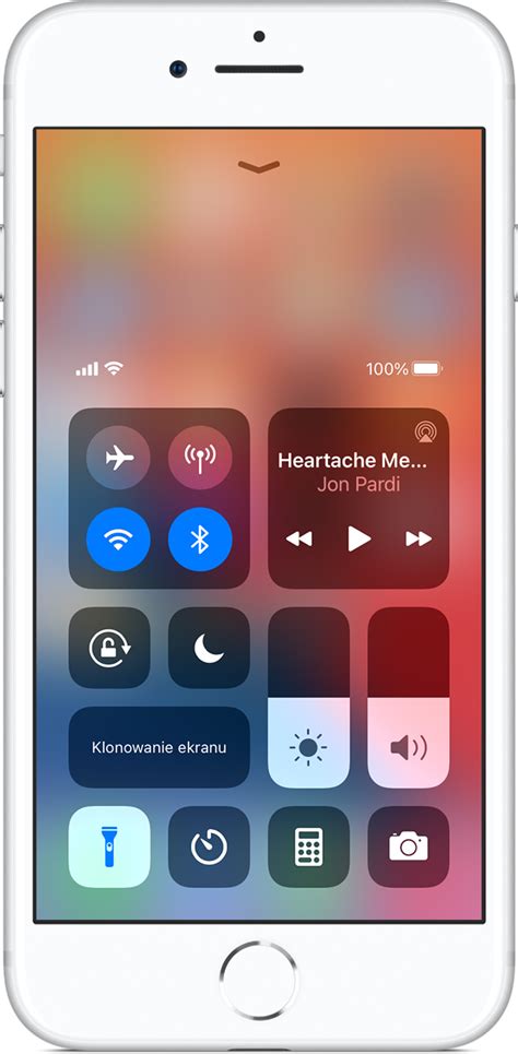 Używanie latarki na telefonie iPhone iPadzie Pro lub iPodzie touch