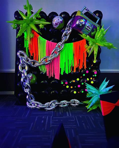 Balloon Walls Balloon Babes Cornwall