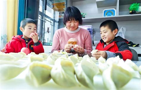 甘肃临泽搬新家 过大年 人民图片网