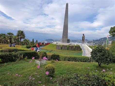Batasia Loop Darjeeling What To Expect Timings Tips Trip Ideas By Makemytrip