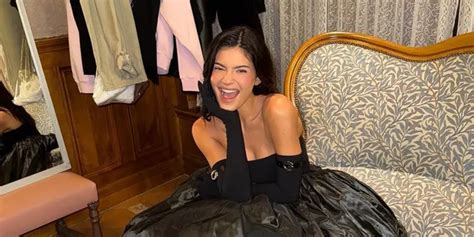 Back To The Modeling World Kylie Jenner Struts Beautifully On The