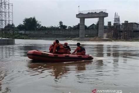 SAR Korban Hilang Perahu Terbalik Di Bojonegoro Bertambah Satu Orang