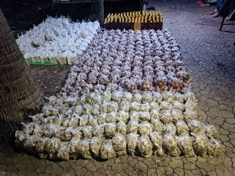 ဝက်လက်မြို့နယ်ရှိ စစ်ဘေးရှောင် ပြည်သူများကို စားသောက်ကုန် ပစ္စည်းများ လှူဒါန်း Khit Thit Media