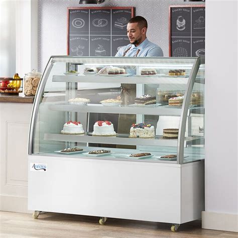 Avantco Bct 60 60 White 3 Shelf Curved Glass Refrigerated Bakery