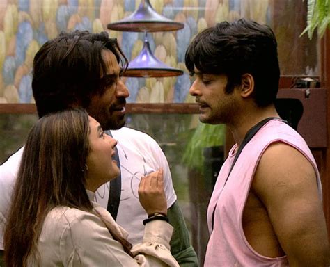 Bigg Boss 13 Rashami Desai Hints Breakup With Arhaan Khan Sidharth