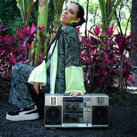 Ximbo Estrenó Rompe Con To Una Canción Que Reflexiona Sobre Los Estereotipos Y Violencias