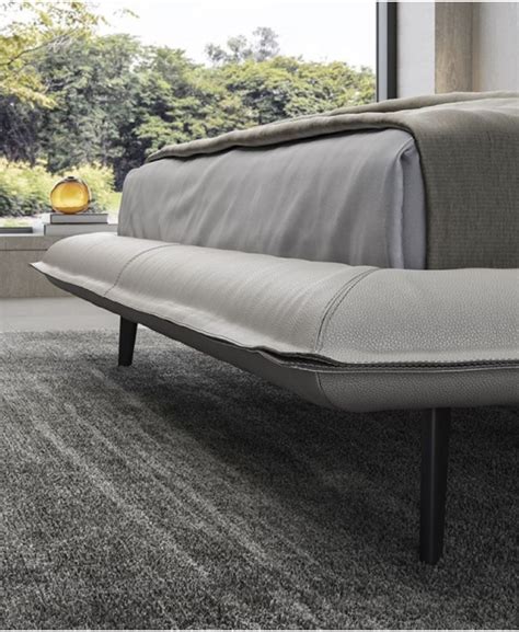 Łóżko Piuma Natuzzi Italia