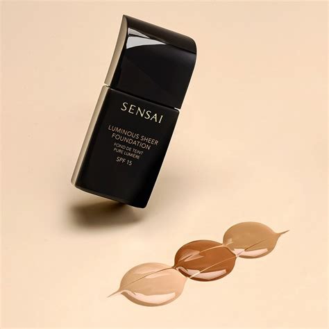 SENSAI Luminous Sheer Foundation SPF15