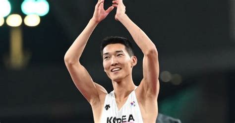 사진 은메달 우상혁아쉬워도 격려