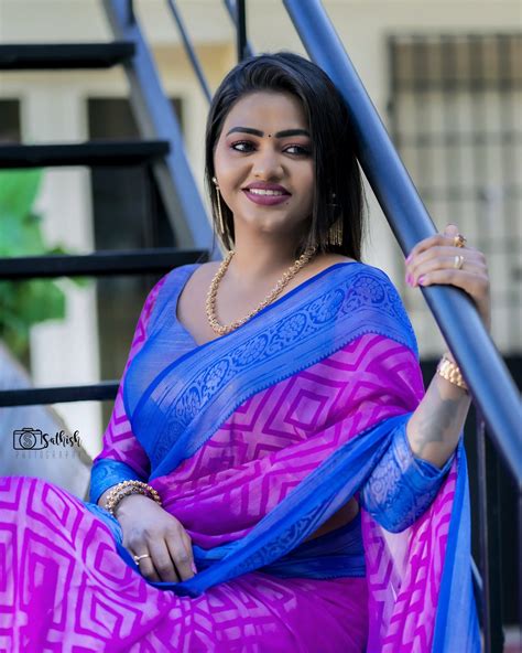 Photos சைடு போஸ்லையே சோலிய முடுச்சிடுவீங்க போல ஷாலுஷம்முவின் ஹாட் போட்டோஸ் Actress Shalu