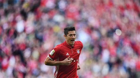 Robert Lewandowski Slammed By Bayern Munich Ceo Karl Heinz Rummenigge