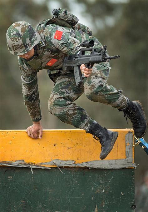 Chinese Pla Ground Force Soldier Negotiating An Obstacle At Aasam Australian Army Skill At Arms