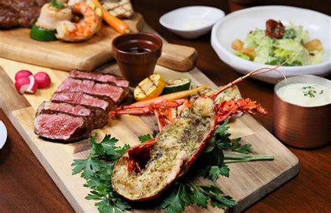 高雄萬豪酒店海陸盛宴 皇饕牛排館平日午間限定 澳洲水姑娘龍蝦雙拼頂級紐約客牛排 午餐這樣吃超滿足