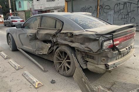 Choca Contra Dos Autos Y Camión En El Zaragoza