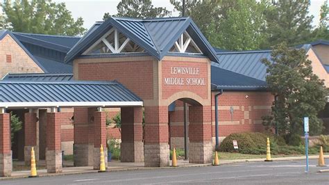 Authorities Loaded Gun Found At High School In West Charlotte Student