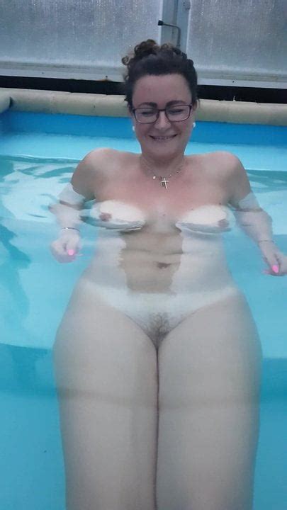 누드로 목욕하는 미시 마누라 xHamster