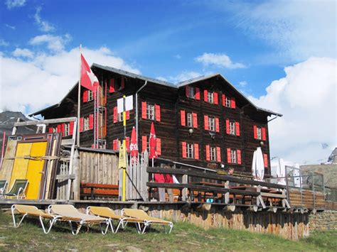 スイス絶景の2つの山小屋トレッキング 8日間｜アルパインツアー・海外国内のハイキング、トレッキング、登山ツアー