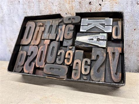 Lettres Majuscules 1 Industrial Bois Poirier Bois Catawiki