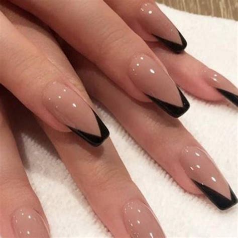 Uñas punta francesa los diseños más elegantes para combinar con todo
