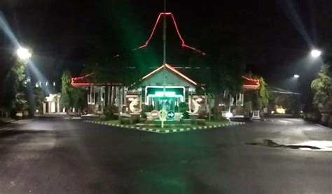 KPK Geledah Ruang Kerja Bupati Sidoarjo Saiful Ilah Ini Yang Dibawa