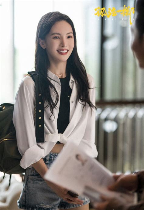 她是最美名模 被骗到东南亚做荷官，连诈骗犯都爱上了她最终逃生！金晨梁安美女