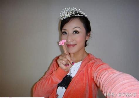 風情嬌美的姐姐惹人愛 成熟動人 每日頭條