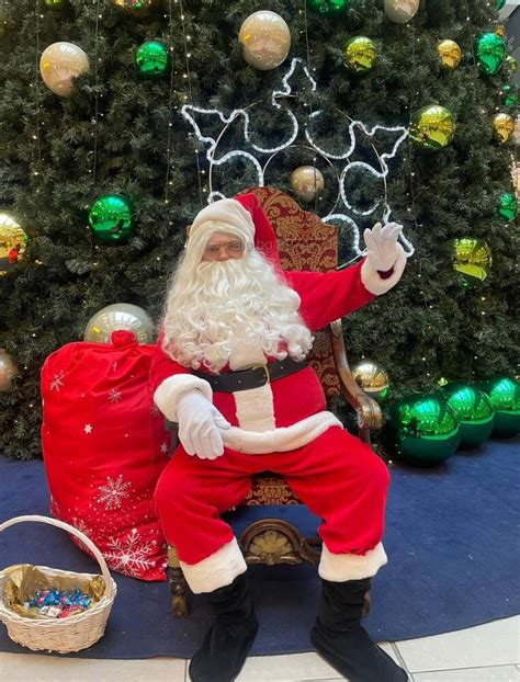 Дядо Коледа и Джудже Детски партита Клоуни София ПОКАНЕТЕ Дядо Коледа и неговото джуд