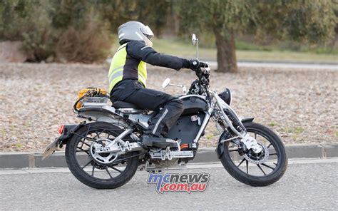royal enfield flying flea ff c6 spied undergoing on road testing mcnews