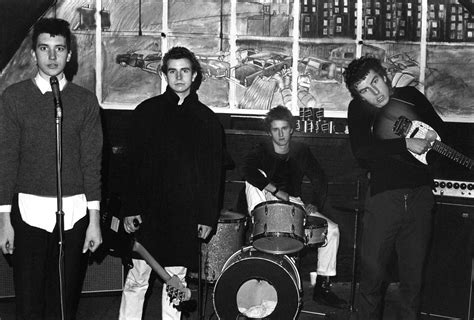 30 Candid Snapshots Capture The Early Punk Movement From The 1970s