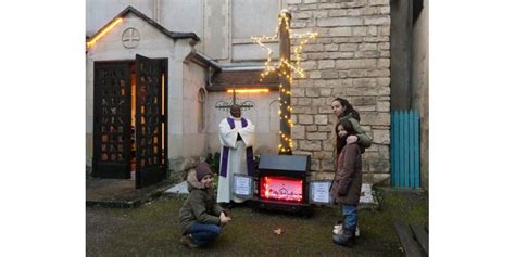 Montbard Une Nouvelle Crèche à Découvrir Devant Léglise Saint Paul