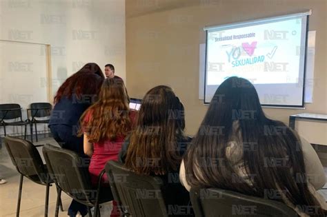 Jóvenes acuden a plática de sexualidad responsable