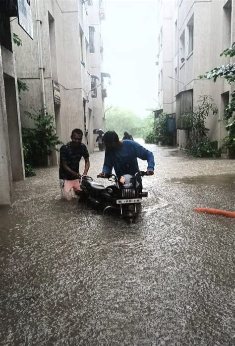 Nagpur Rain Update Heavy Rain Water Entered Houses Floods Disrupt Life