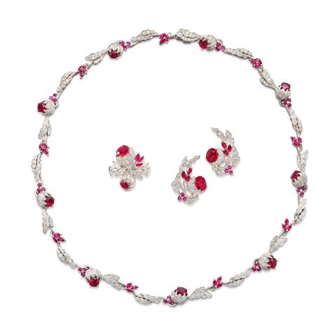 Ruby Pink Sapphire And Diamond Parure 紅寶石 配 粉紅色剛玉 及 鑽石 項鏈 戒指 及 耳環套裝