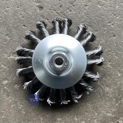 小宇五金 扭股 蝶型 鋼絲輪 砂輪機適用 M10 研磨 除鏽 去漆 鐵刷 鋼刷 賣場休假中 Iopen Mall